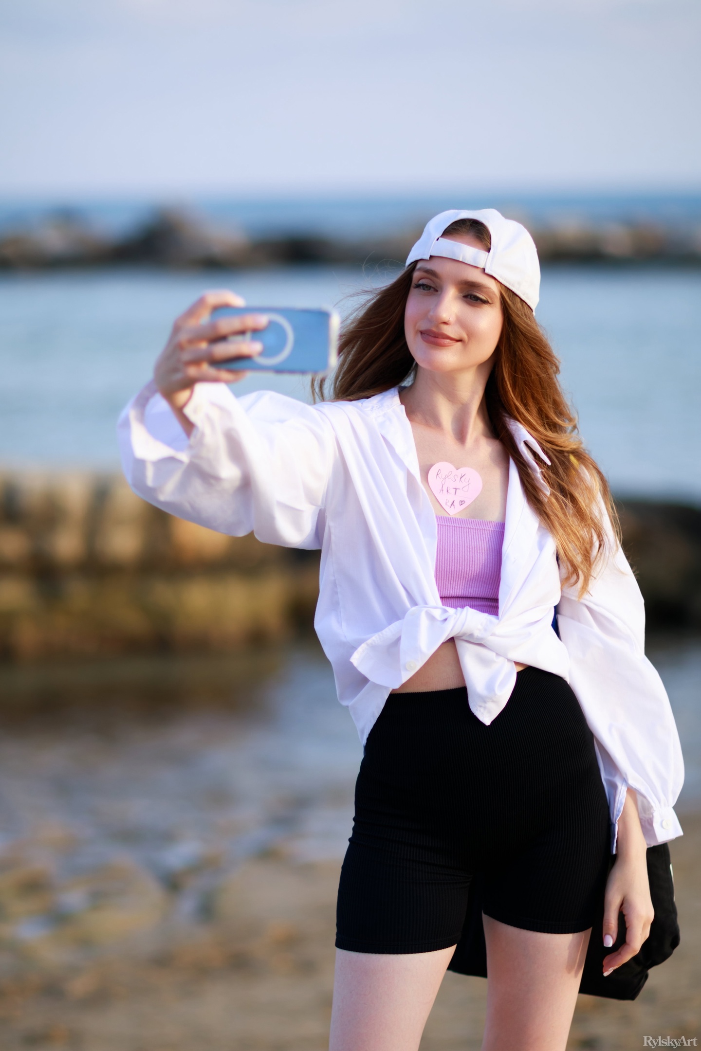 Девочка дня: Грудастая девка разделась до гола на улице фото | Екабу.ру ...